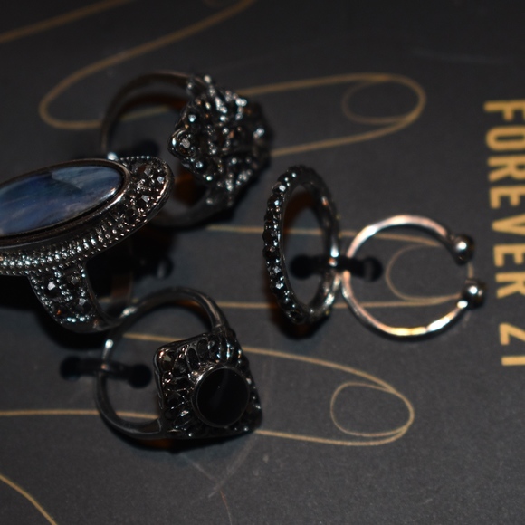 Forever 21 | Jewelry | 5 Forever 2 Silver And Black Ring Set | Poshmark